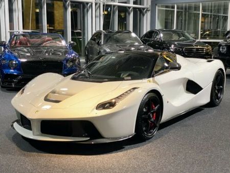 FERRARI LAFERRARI ferrari-laferrari-neuewagen-werks-km-carbon-lift ...