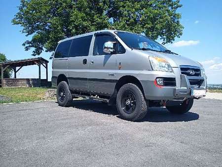 HYUNDAI STAREX hyundai-starex-4x4-4wd-allrad-bus Gebrauchtwagen