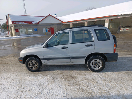 2000 chevy tracker 4x4