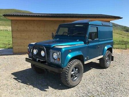 LAND ROVER DEFENDER 50th-anniversary-land-rover-defender-90-300tdi ...