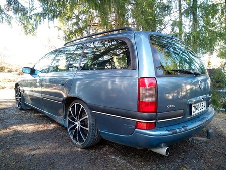 OPEL OMEGA BREAK caravan-2-0-136hp-diamond-varustelu occasion - Le Parking
