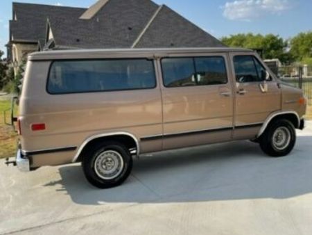 CHEVROLET CHEVY VAN 1995-chevy-beauville-passenger-van-original-49-950 ...