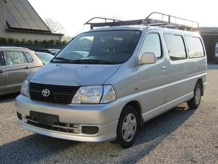 TOYOTA HIACE toyota-hiace-2-5-d4d-long-chasis-met-airco Used - the parking