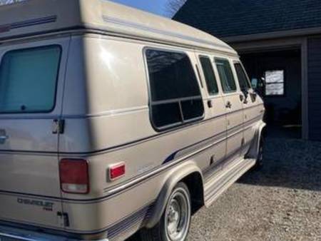 CHEVROLET CHEVY VAN 94-chevy-g20-gladiator-conversion-van Occasione ...