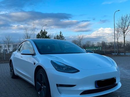 TESLA MODEL 3 tesla-model-3-allradantrieb-mit-dualmotor-long-ran Used ...