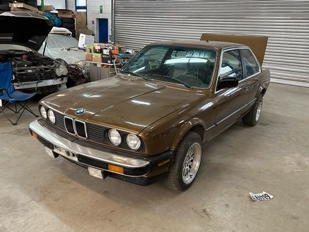 bmw e30 brown