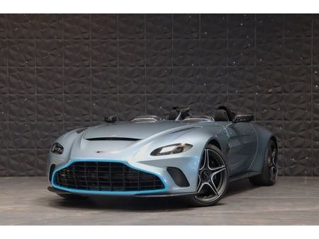 Aston Martin V12 Gris