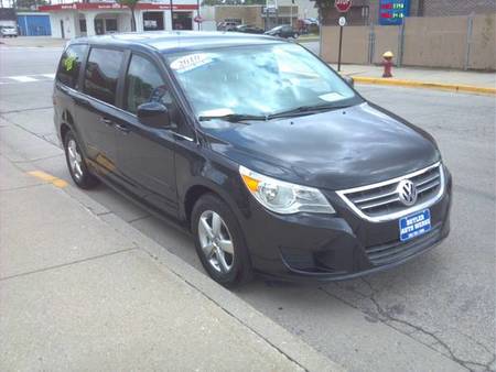 Volkswagen Routan Black