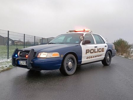 FORD CROWN VICTORIA POLICE INTERCEPT ford-crown-victoria-police-car ...