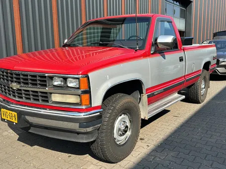 1997 Chevrolet K2500 1997 GMC K2500 W/ Boss 8'2" V Plow In Illinois
