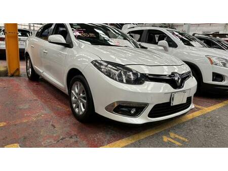 White Renault Fluence